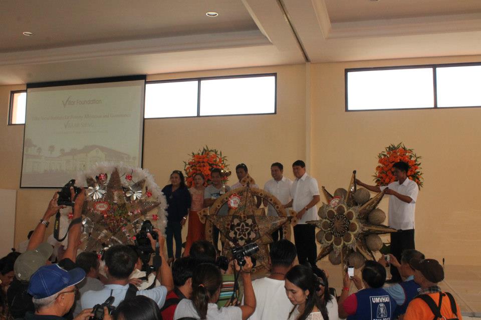 Las Piñas City Celebrates 7th Parol Festival ~ Wazzup Pilipinas News ...