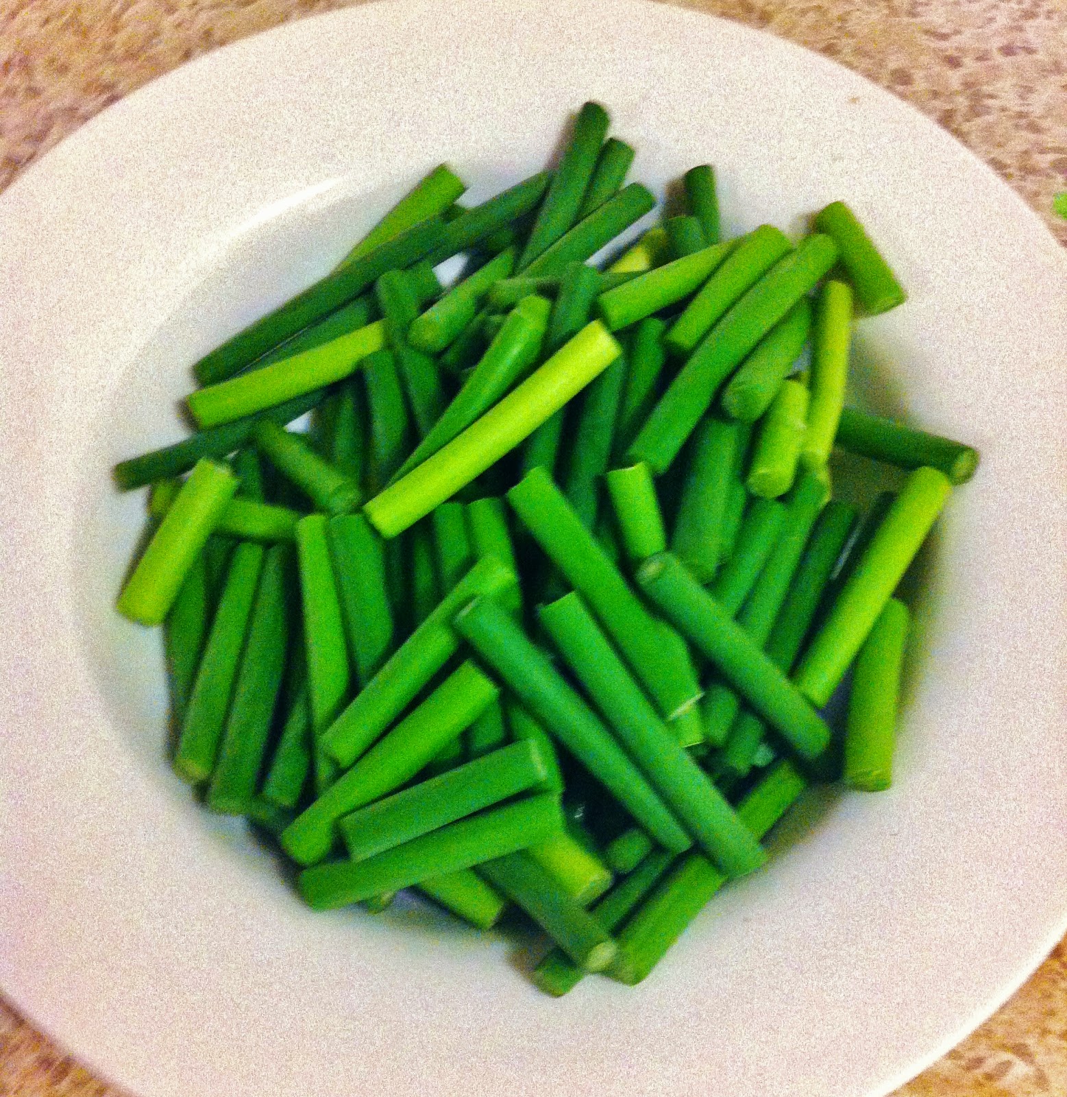 FOOD & BEVERAGE吃: STIR FRY GARLIC SHOOT WITH PORK BELLY