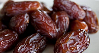 31 Benefits of the Red Dates for Health, Medicine, and Women | Herbal ...