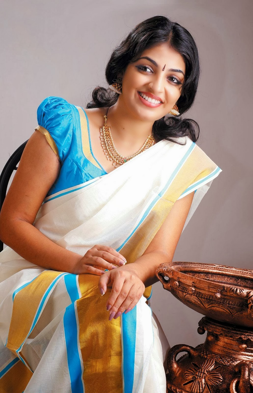 MYTHILI - KUDIYAN