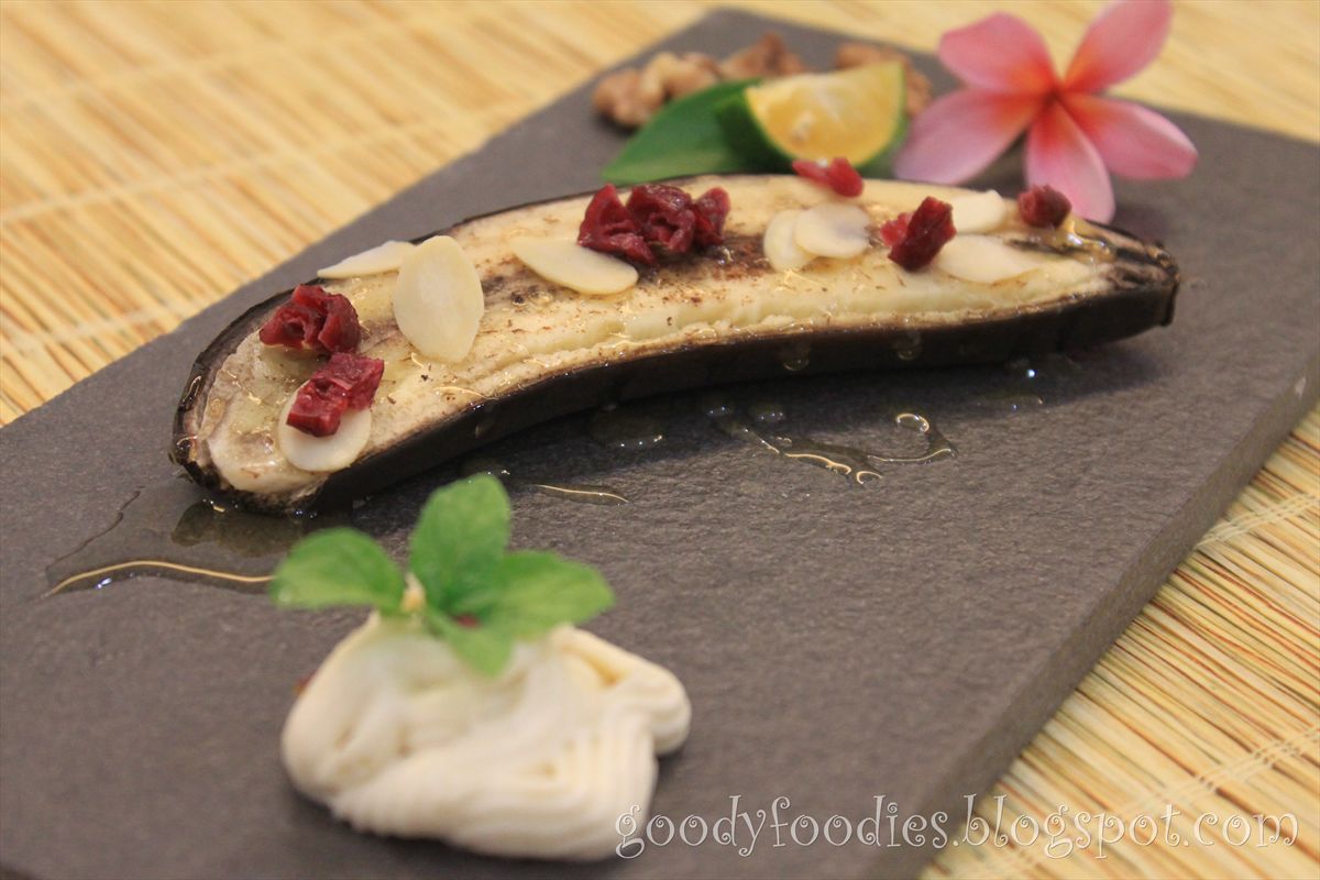 GoodyFoodies: Recipe: Roasted Bananas with Honey, Lime, Nuts and Dried ...