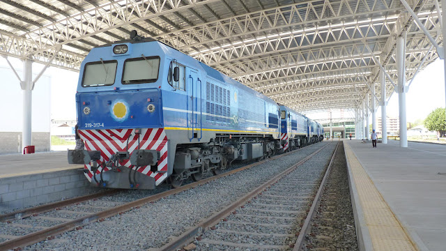 Trenes Argentinos: Las Locomotoras GM 319 en Mar del Plata