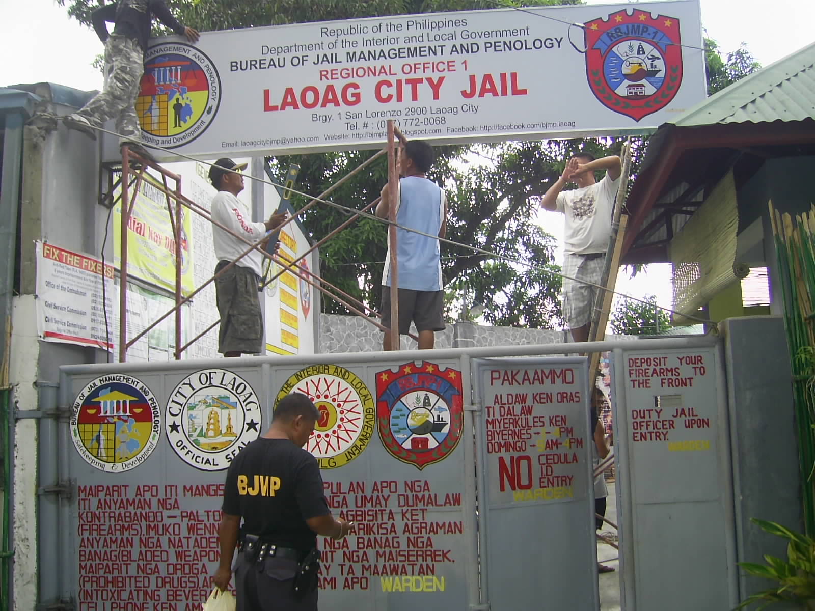 The ROCKque: Installation of BJMP Panaflex Signage