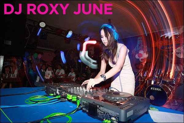 Isaactan.net: Glow In Dark Wet Party Merdeka Eve @ Desa Waterpark