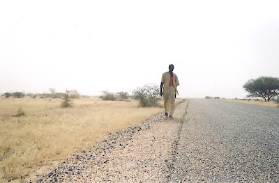 Pour Alfred Dogbé: A l’étroit – Alfred et Charline – Deuxième Episode