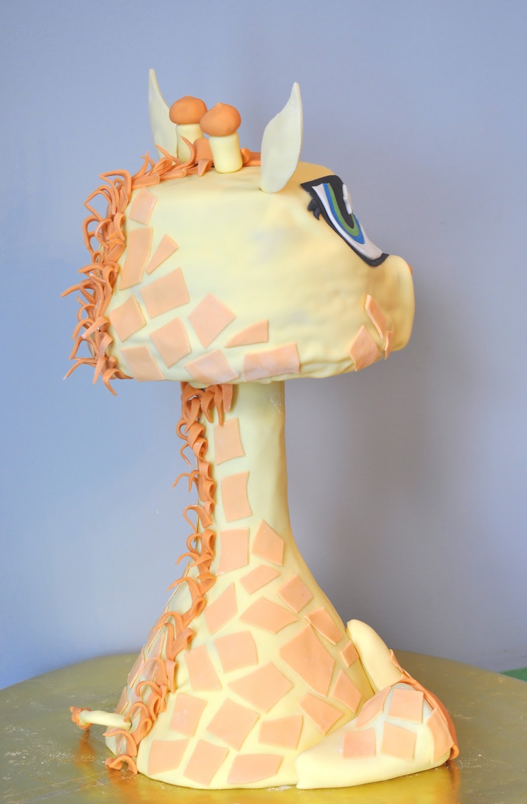 Devanys Designs: Giraffe Pet Shop Cake