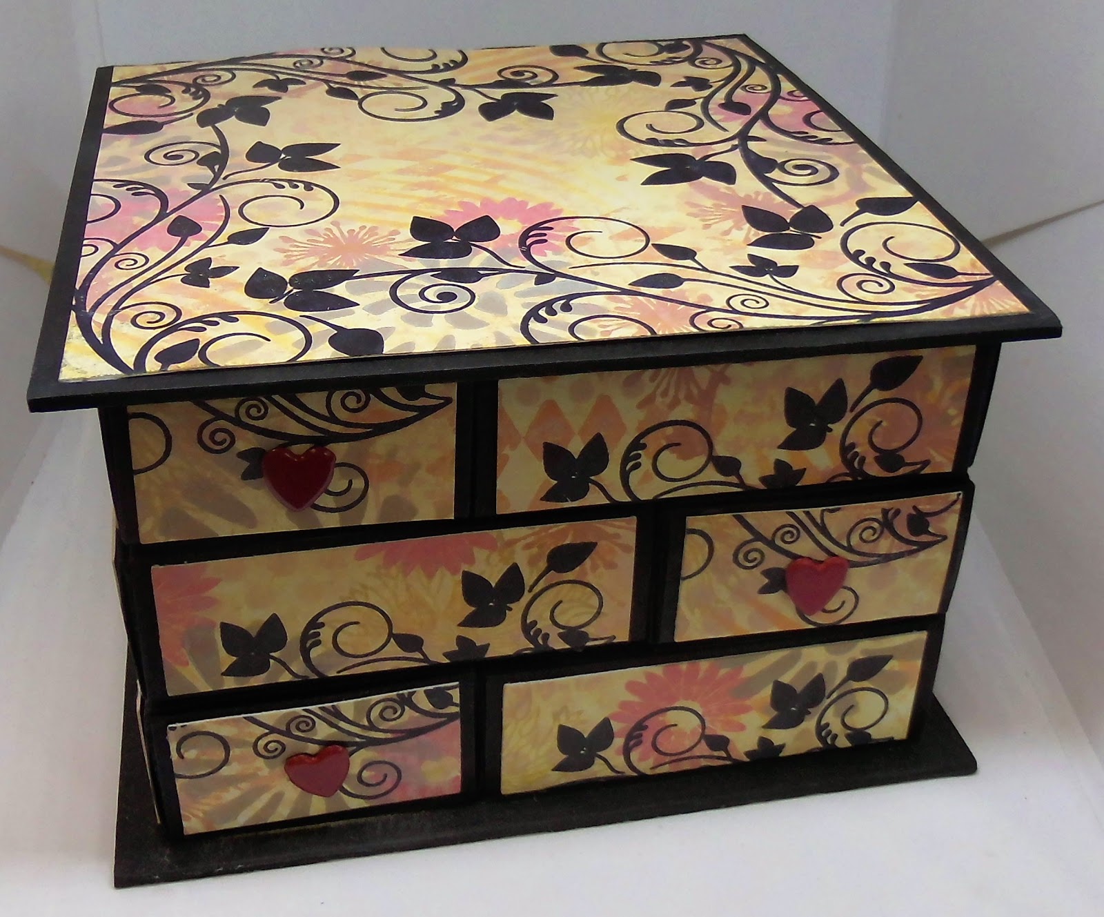 Sarah's Craft Shed: Trinket Box with Calendar and Post It Pad