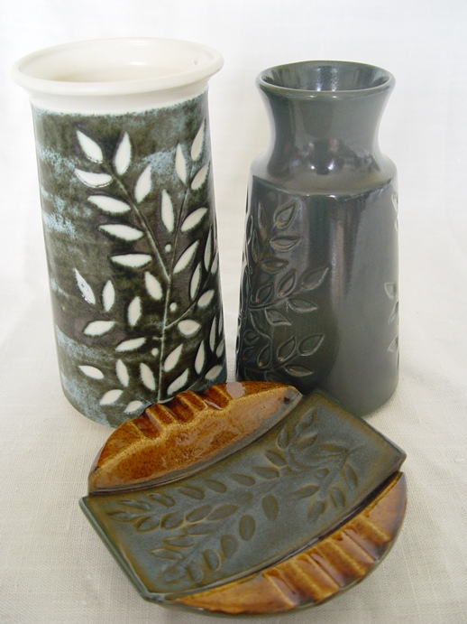 New Zealand Pottery and Crown Lynn with Valerie : Vases new and old