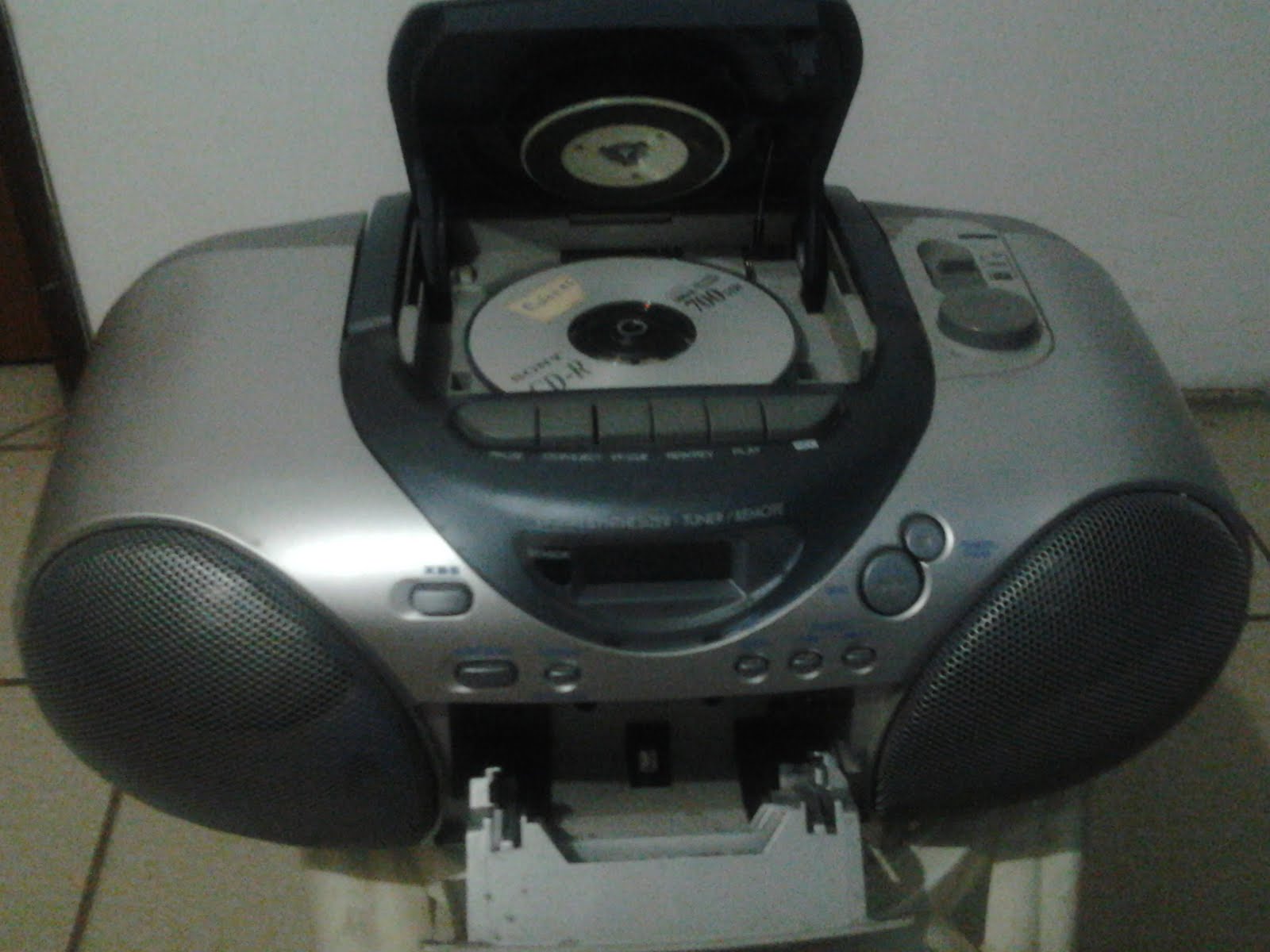 LiMpiA dE CloSet ♥PerLa♥: RADIO GRABADORA....