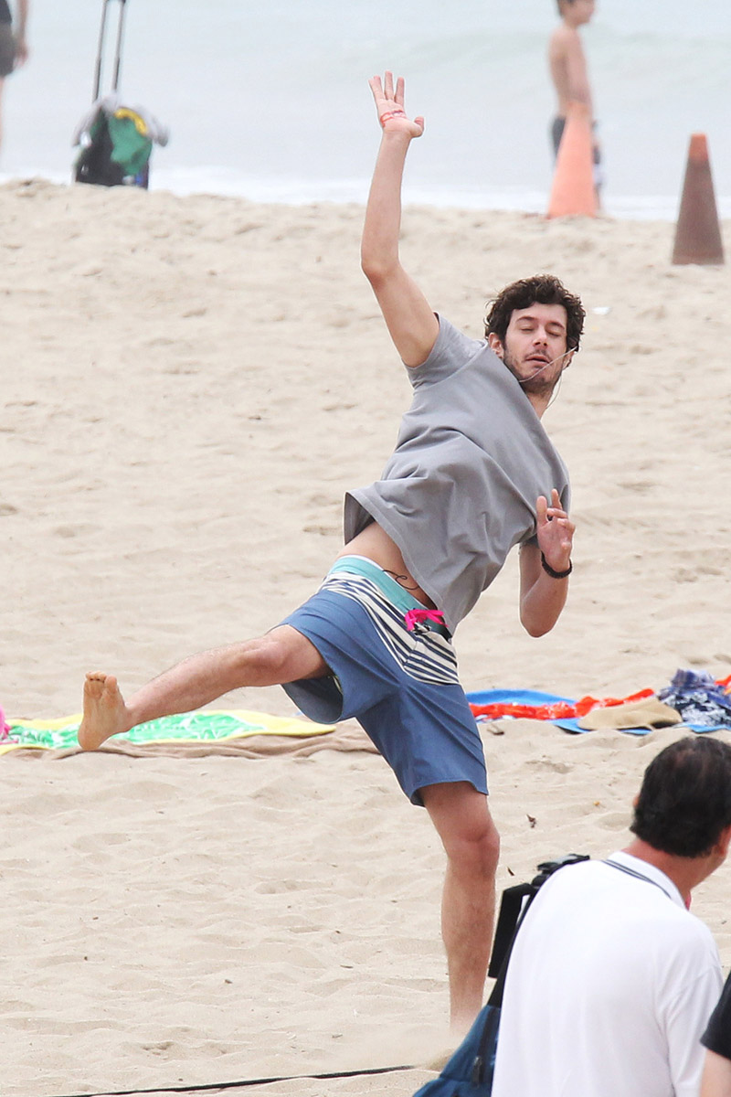 Adam Brody Hits The Beach For 'The League' | Oh yes I am