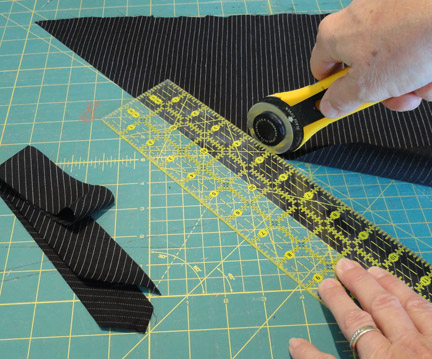 Needles 'n' Knowledge: Binding Tutorial: Strip Cutting & Prep