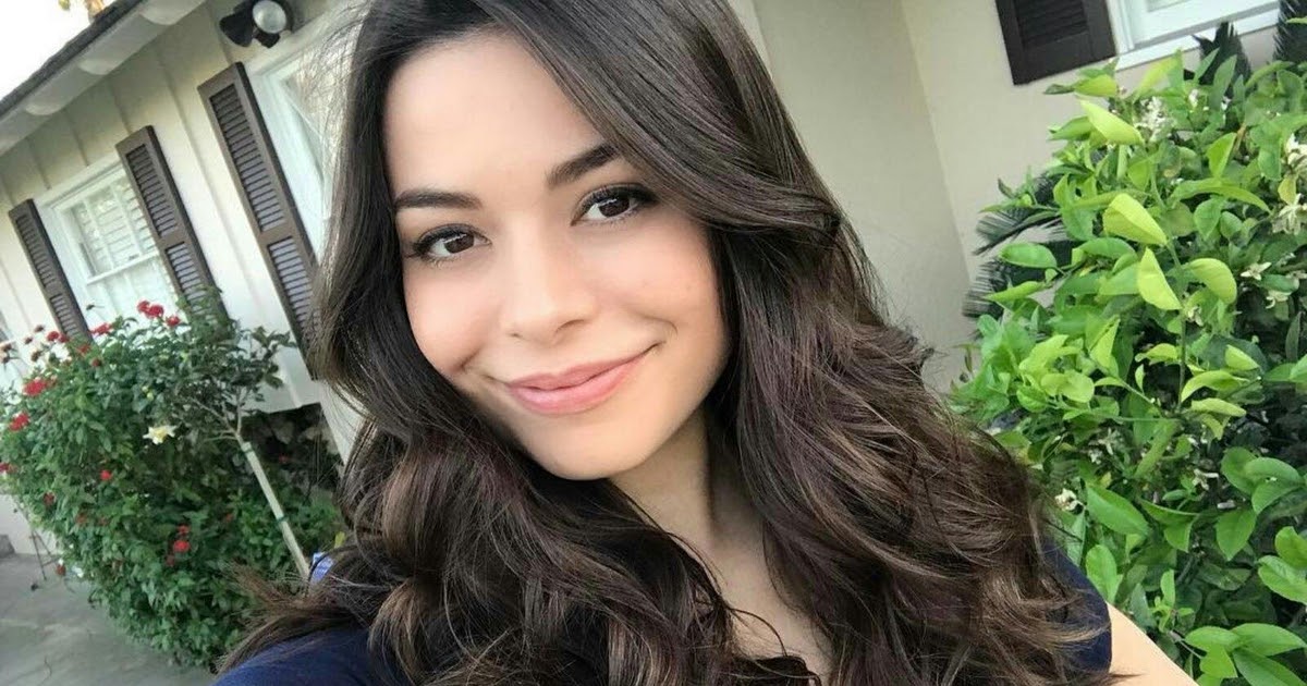 Pictures of Famous Women: Miranda Cosgrove, to celebrate beauty