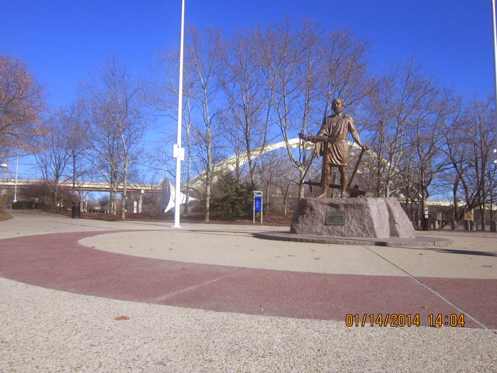 Point, Frame and Shoot!: Cincinnatus Statue at Sawyer point