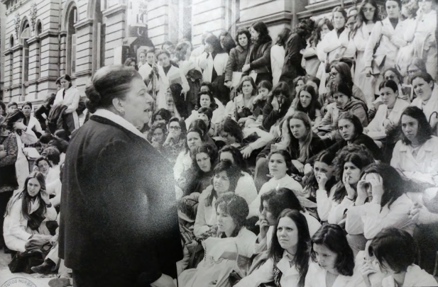 Canillita: Clase abierta de Reina Reyes (1971)