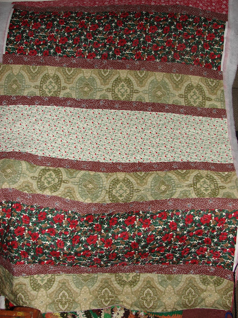 North Hills Quilter: Vertical quilt tying frame