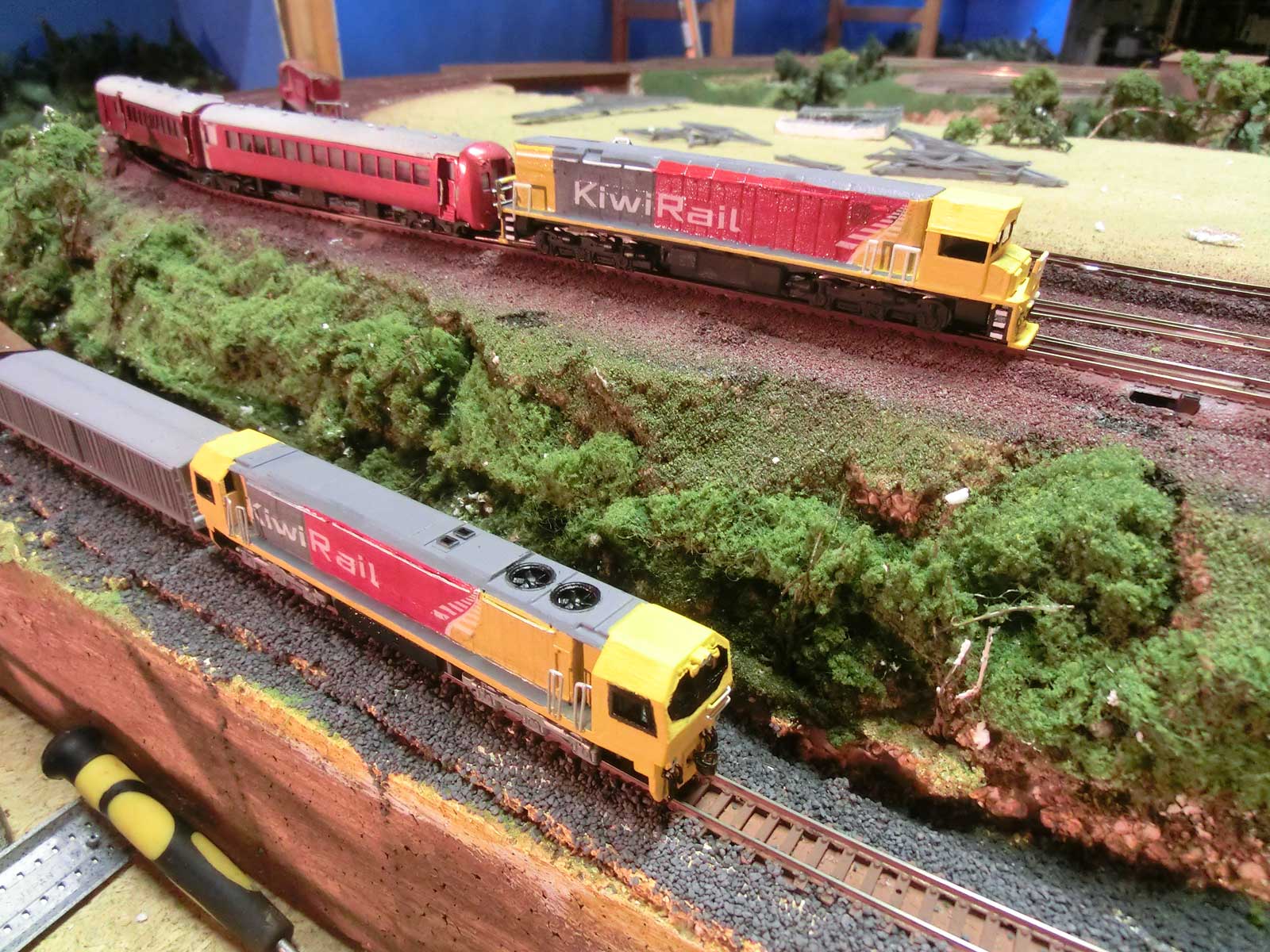 New Zealand Railway Models (Kiwi Trains): Arrival of the NZ120 DL