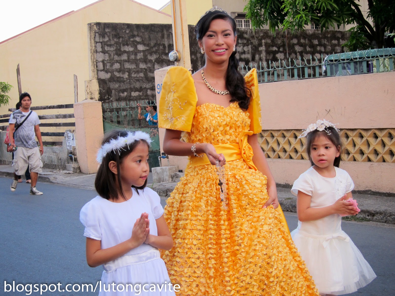 Lutong Cavite : Flores de Mayo y Santacruzan 2014