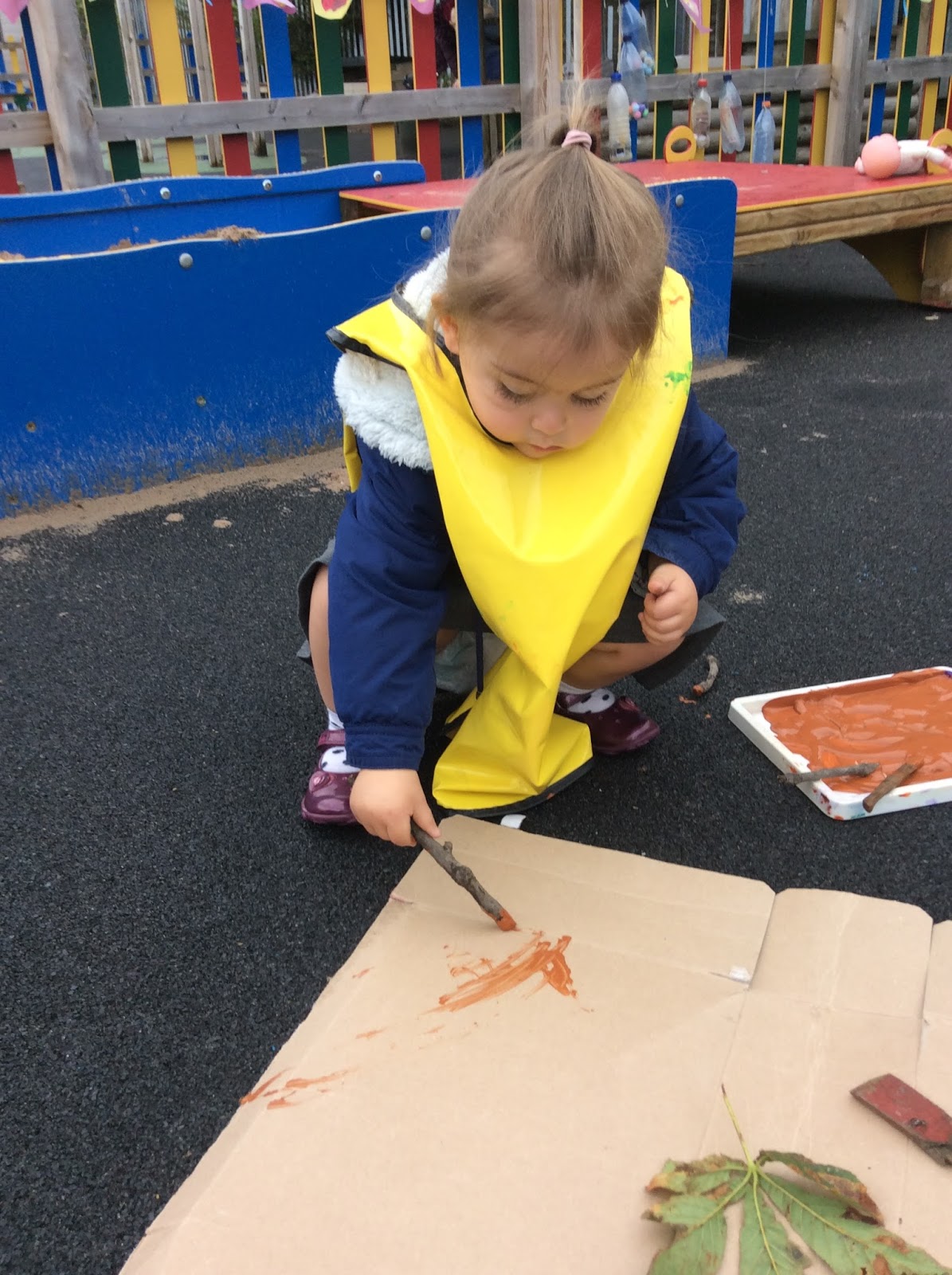 Wolverham Primary and Nursery School: Mark making outdoors, using ...