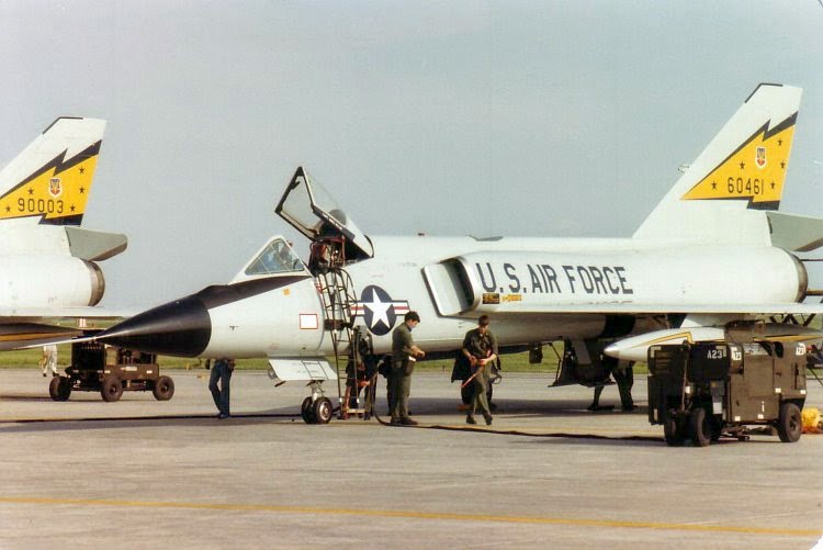 Toys and Stuff: Unk Mfr - Convair F-102 Delta Dagger / F-106 Delta Dart ...