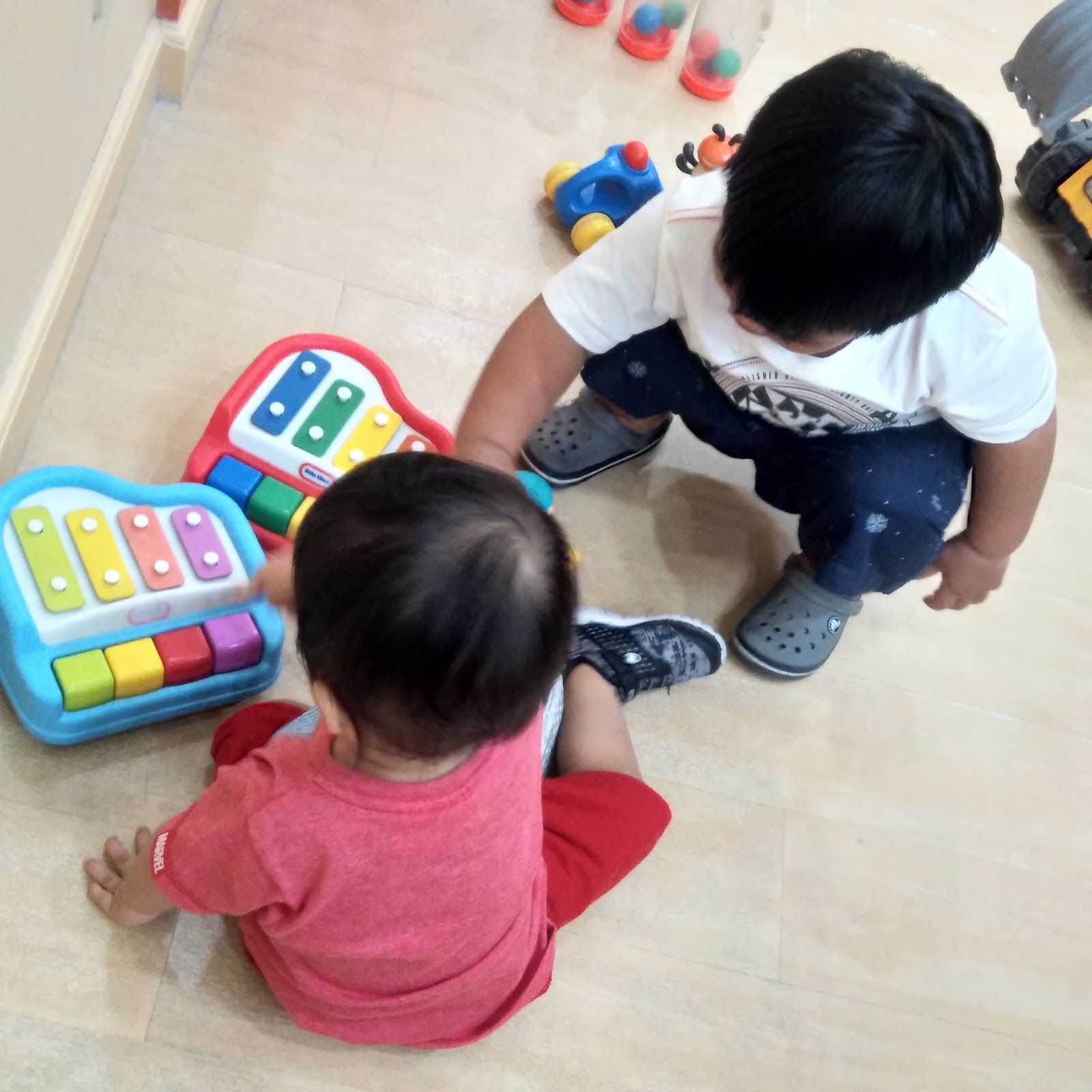 Much love, Mommy: Baby's First Haircut at Cuts 4 Tots