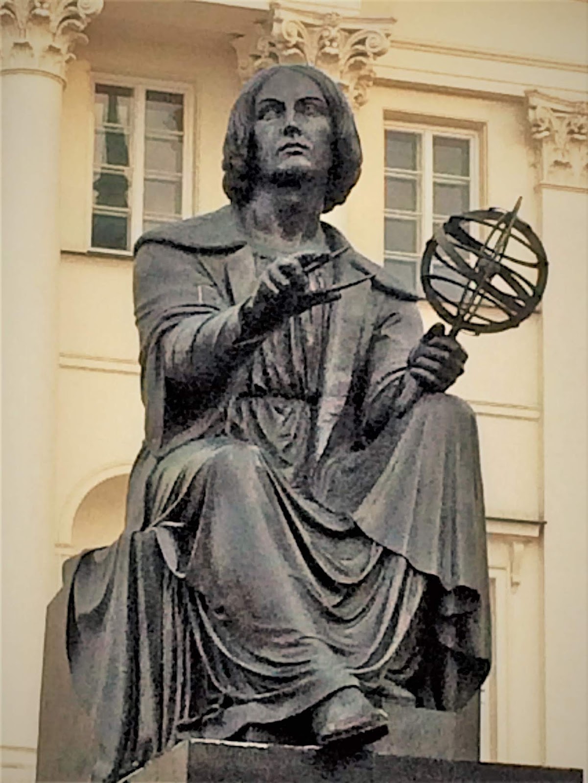 Physics Lab - a Good Place to Do Physics: Nicolaus Copernicus Monument