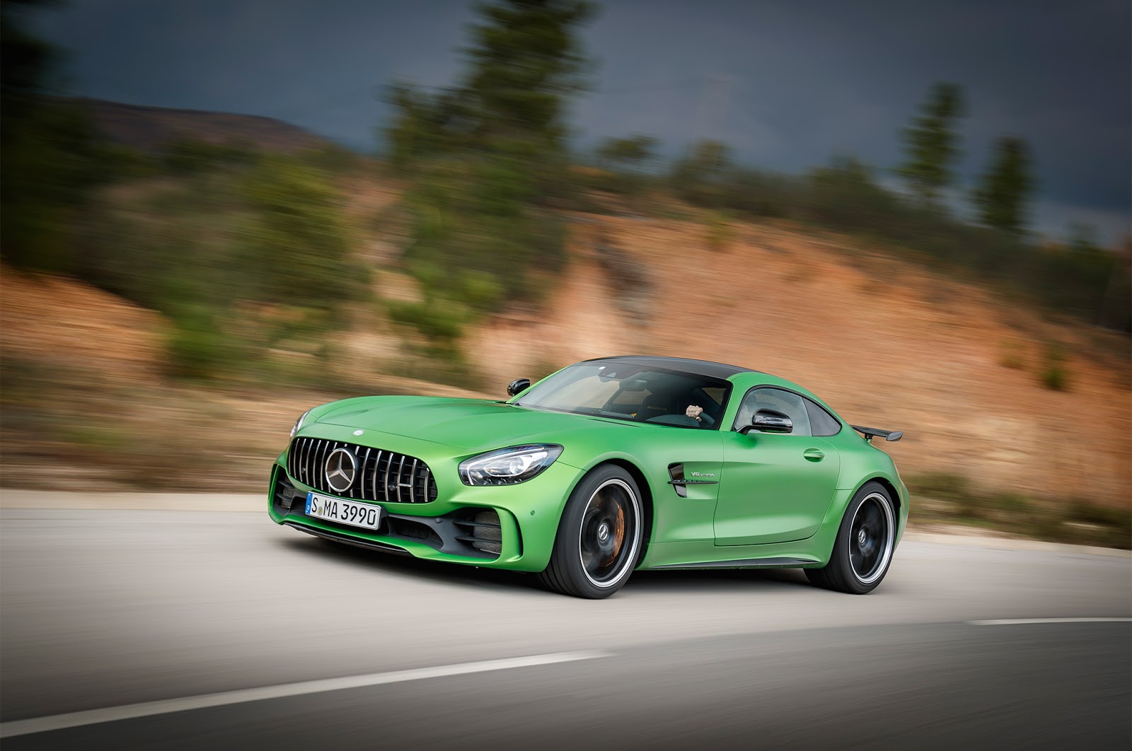 NISMO GT-R Versus Mercy AMG GTR... - LAPAK MOBIL DAN MOTOR BEKAS