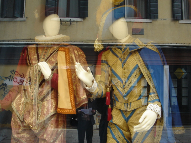 Beautiful Life: Old fashion style.