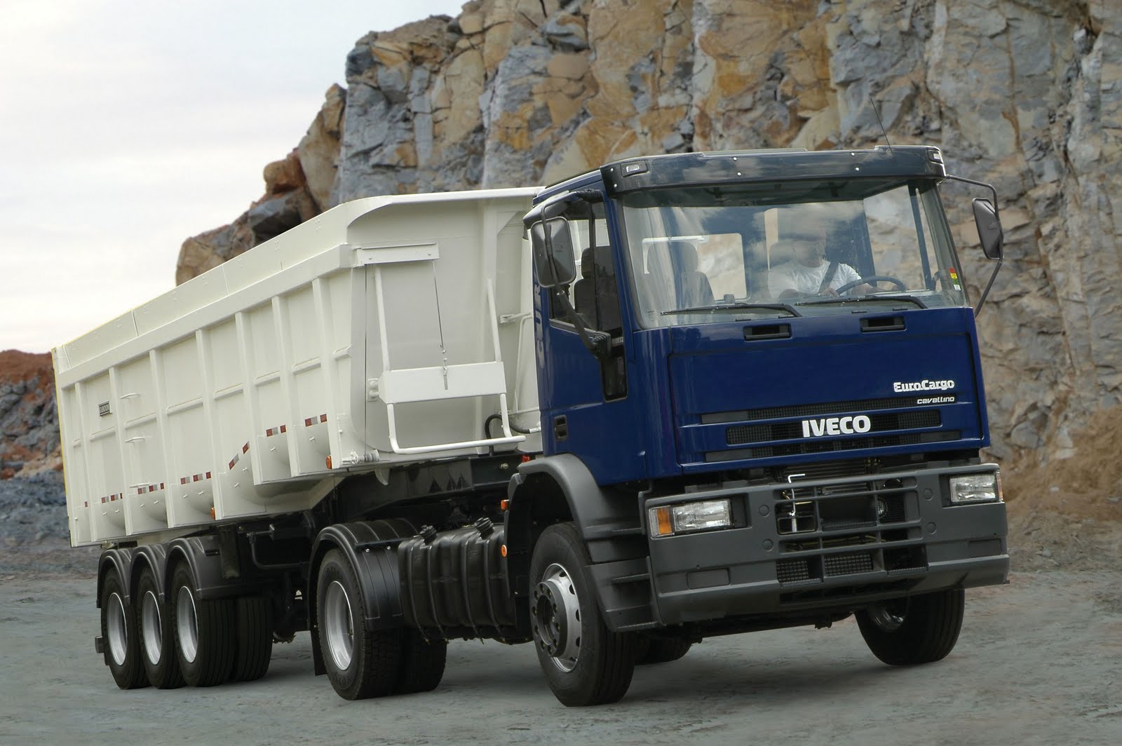 IVECO EUROCARGO: O CARGO Á MODA ITALIANA
