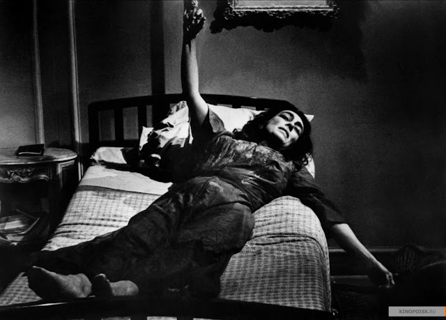 The Divine Feud on Screen: 32 Photos of Bette Davis and Joan Crawford ...