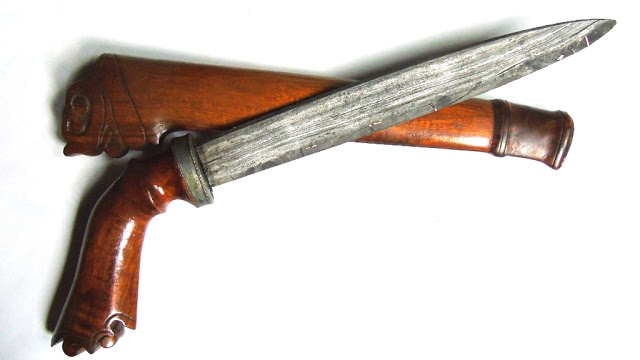 Berbagai Macam Bentuk Badik - Badik Pamor