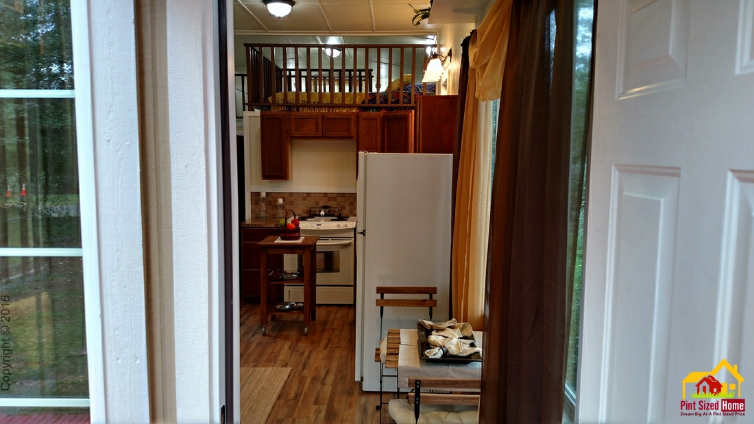 TINY HOUSE TOWN: The Country From Pint Sized Home