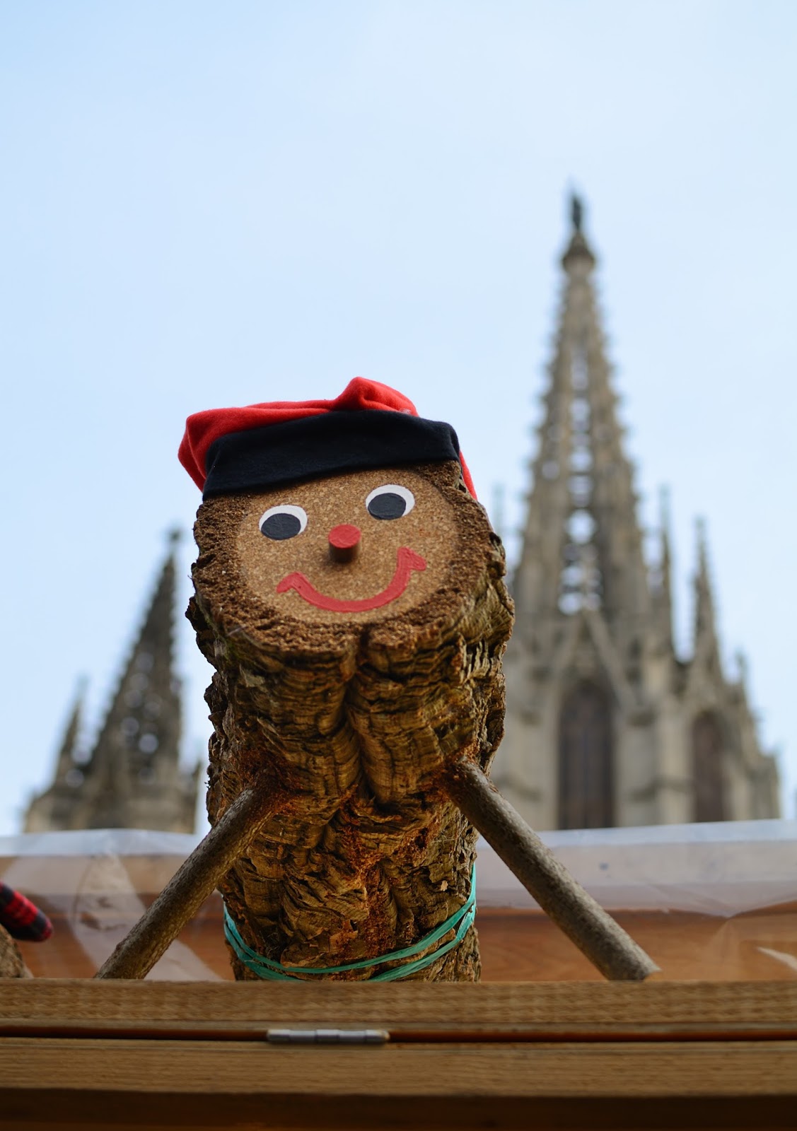 Barcelona Photoblog: 2017 Christmas Catalan Caga Tio Will Not Only ...