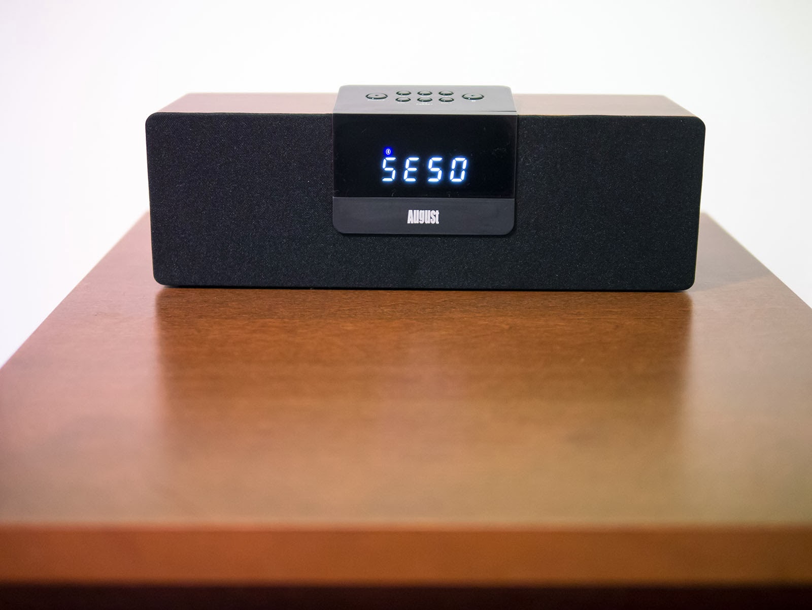 Oluv's Gadgets: Review: August SE50 - A 'Tivoli' costing only a fraction?