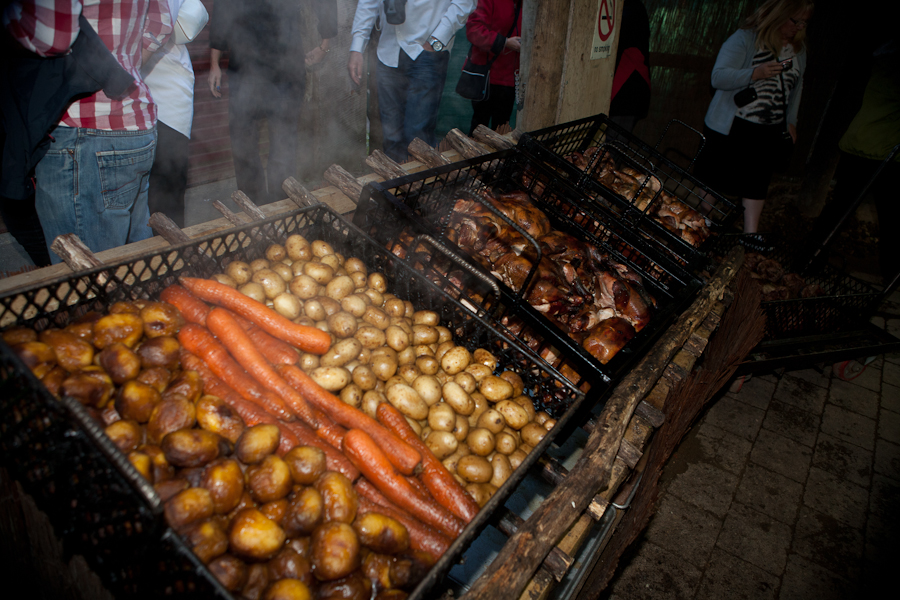What Karen Sees: The Hangi - Traditional Maori Cooking