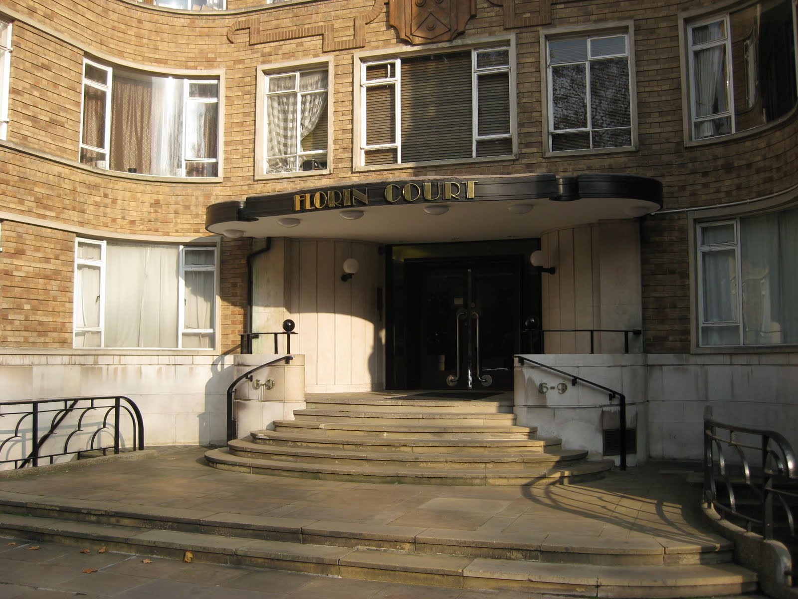 Shadows & Light: Florin Court