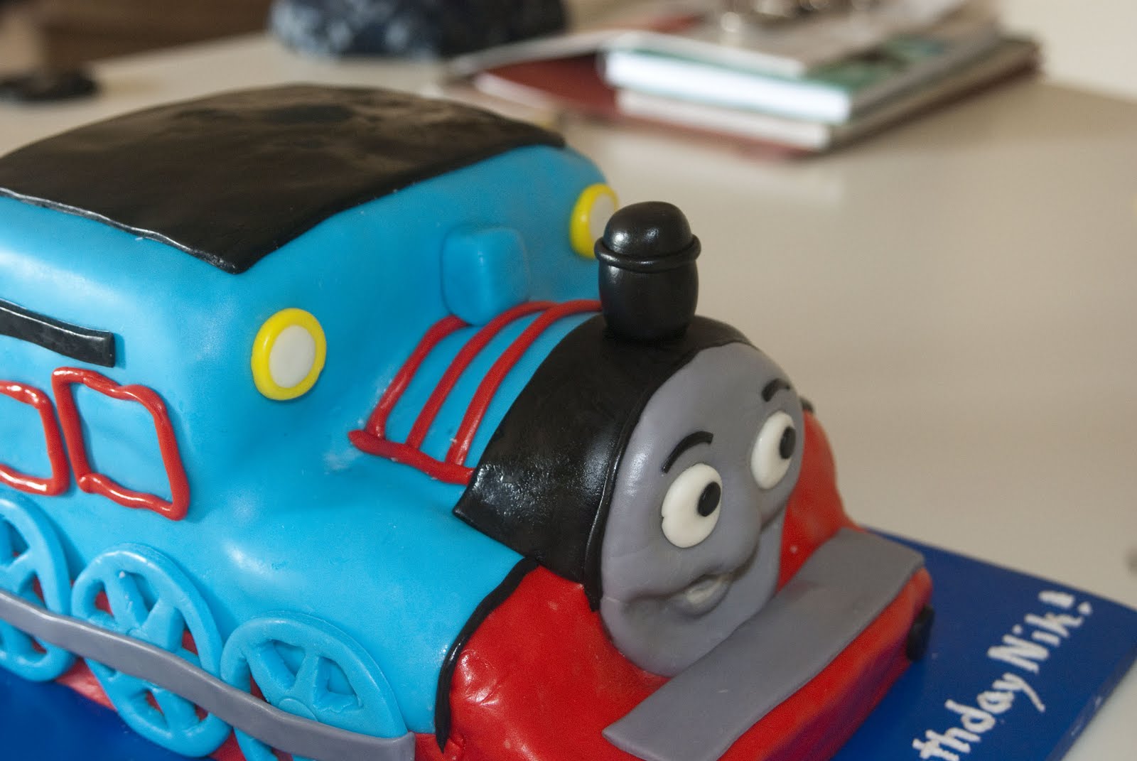 Michelle's Cakes: Thomas Cake