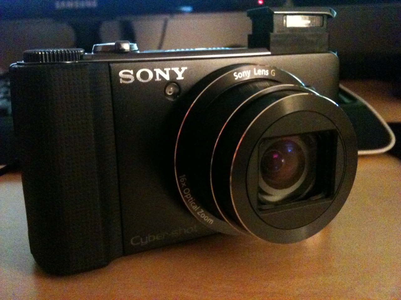 Go Diversity!: My Sony DSC-HX9V flash does not pop-up