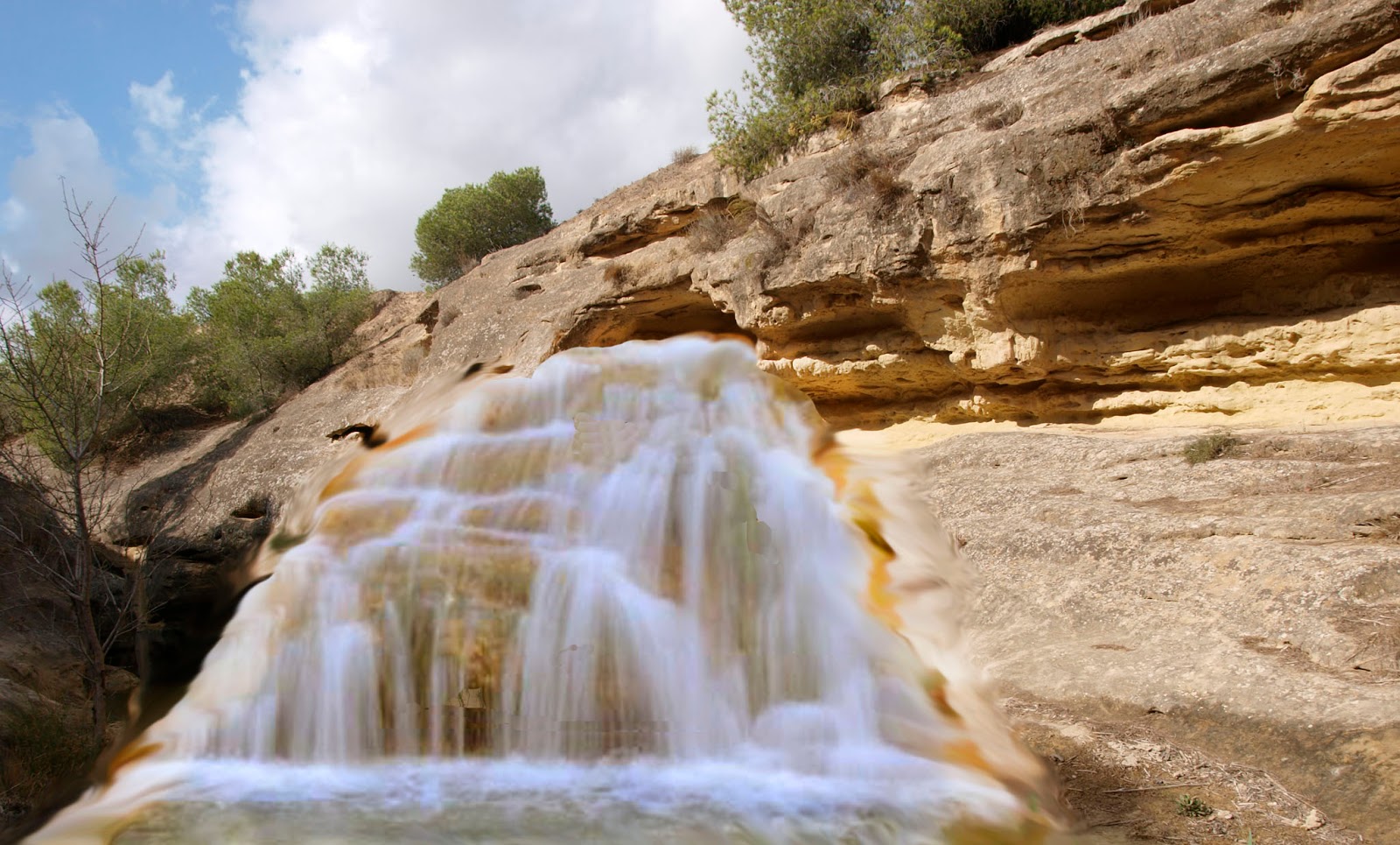 Almoradí 1829: HALLADO TESORO RUPESTRE EN EL SALTO DE AGUA DEL HOYO SERRANO