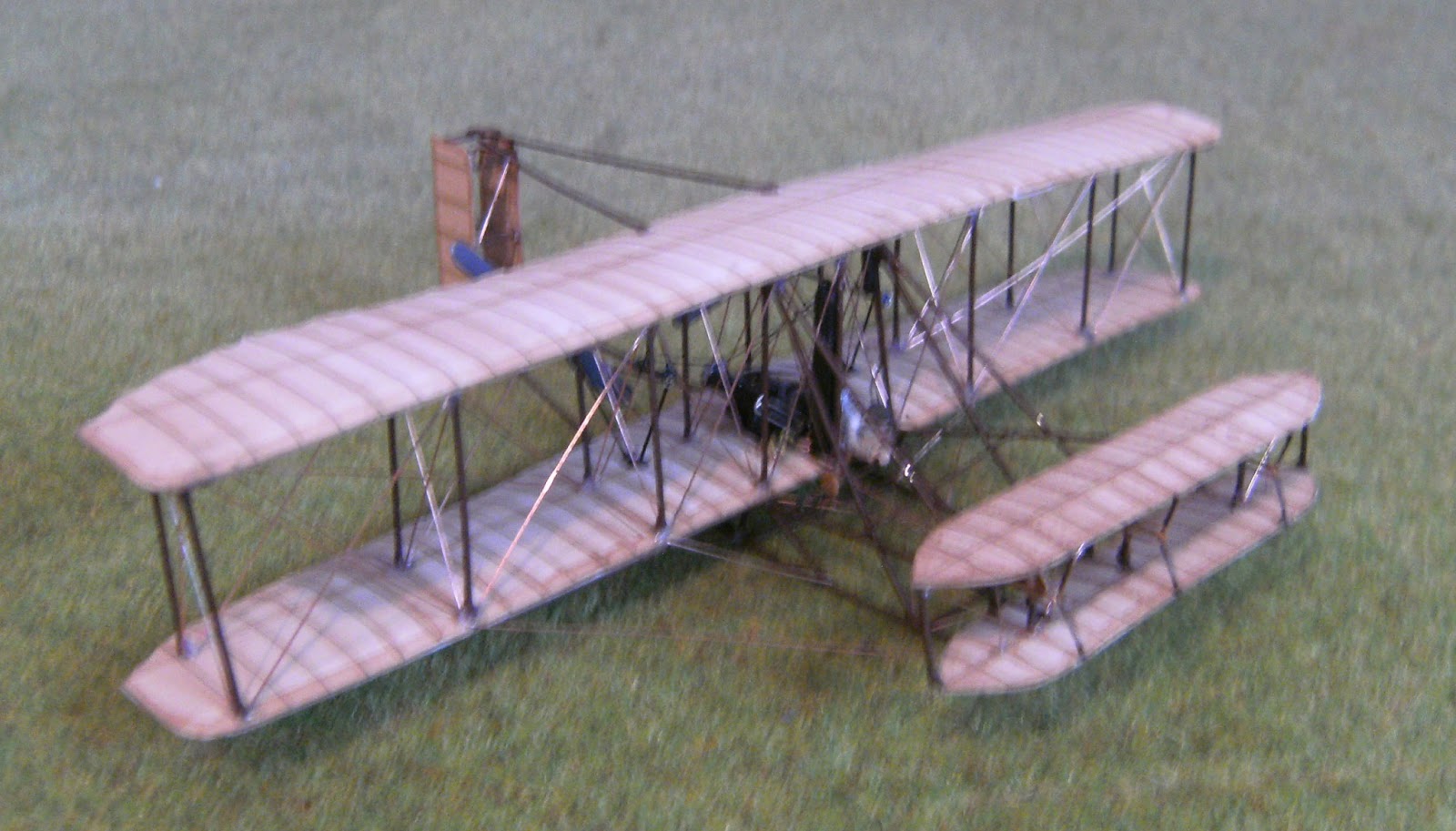 Happyscale-Modellbau: Wright Flyer - papermodel ( and wire ) 1:72