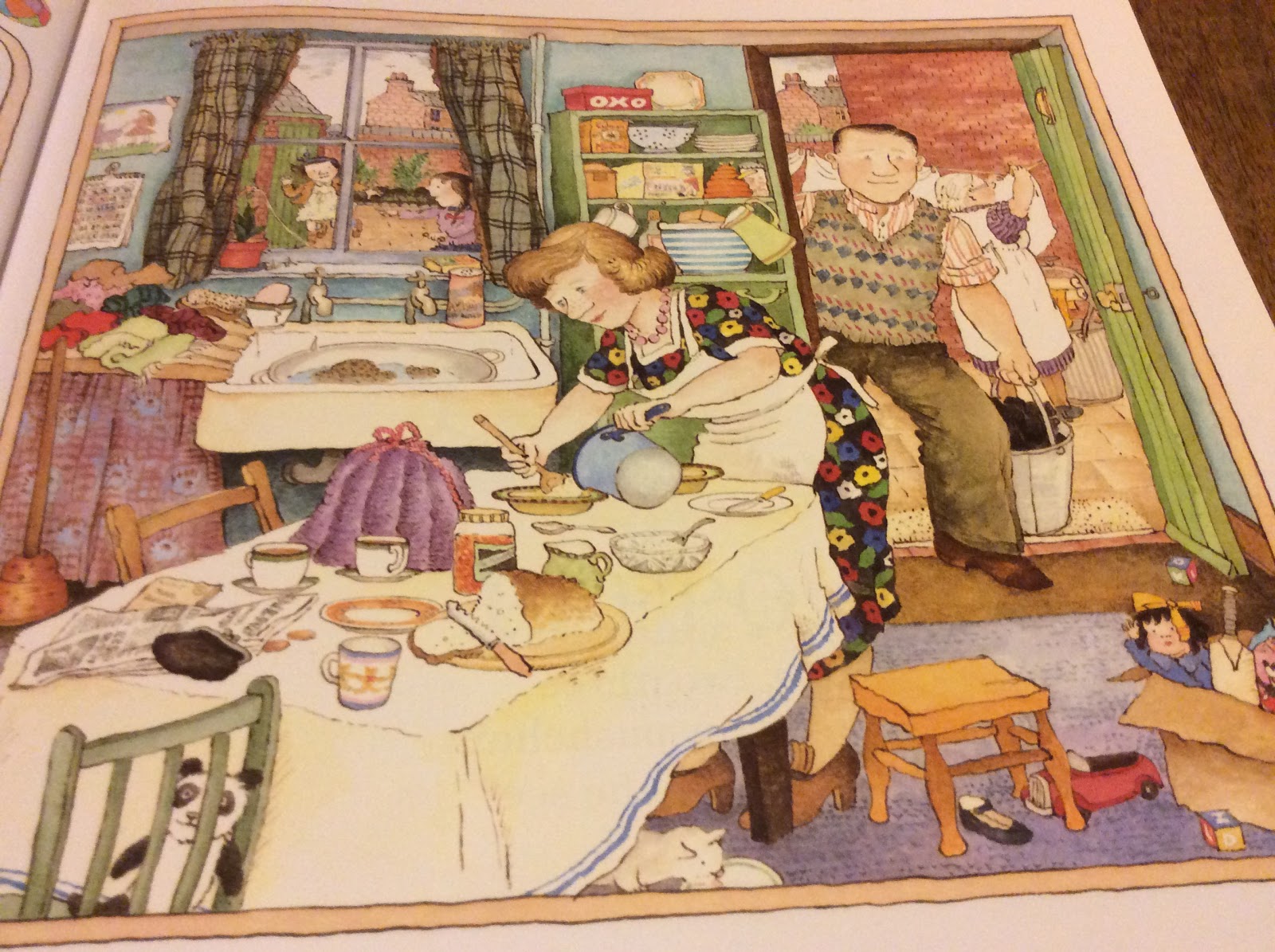 What Fred Read: reviews and celebration of books for young children: Peepo!