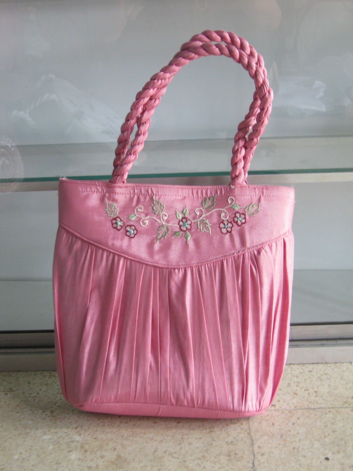 Model Tas Mukena