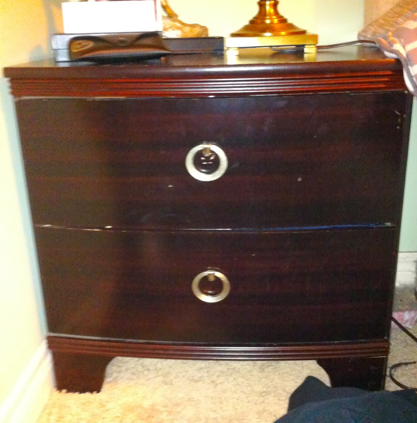 danielleDEVRIES Designs: DIY BEDSIDE TABLE TRANSFORMATION...