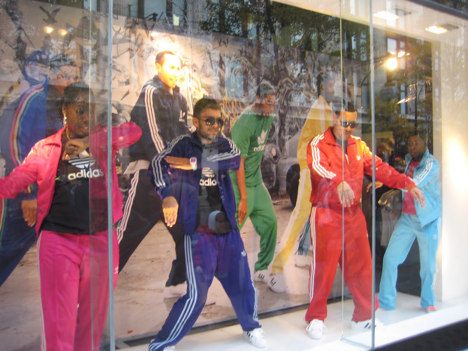 Through The Shop Window: Live Window display idea