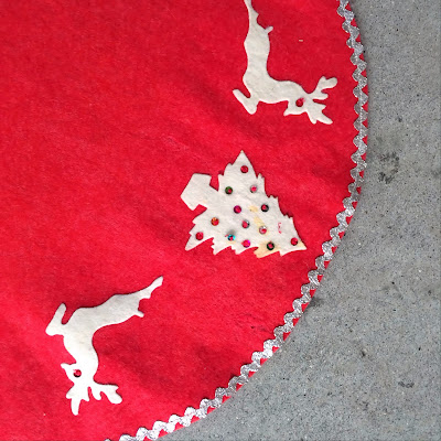 livin vintage: Vintage Christmas Craft Week: Felt Christmas Table Runner