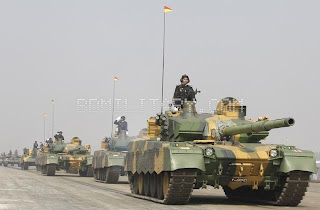 Bangladesh Army's MBT-2000 Main Battle Tank Victory Day 2012 parade ...