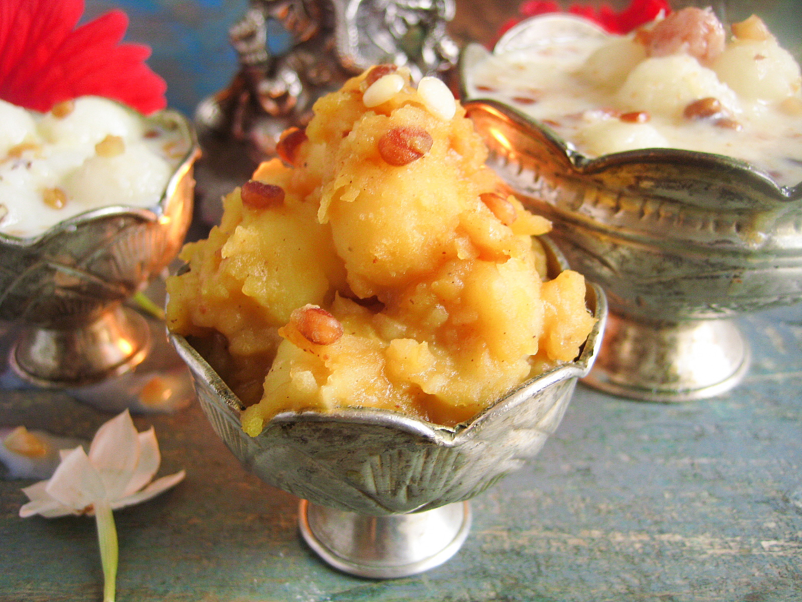 madhuri's kitchen: Pappu lo undrallu / undrallu in lentils / chavithi