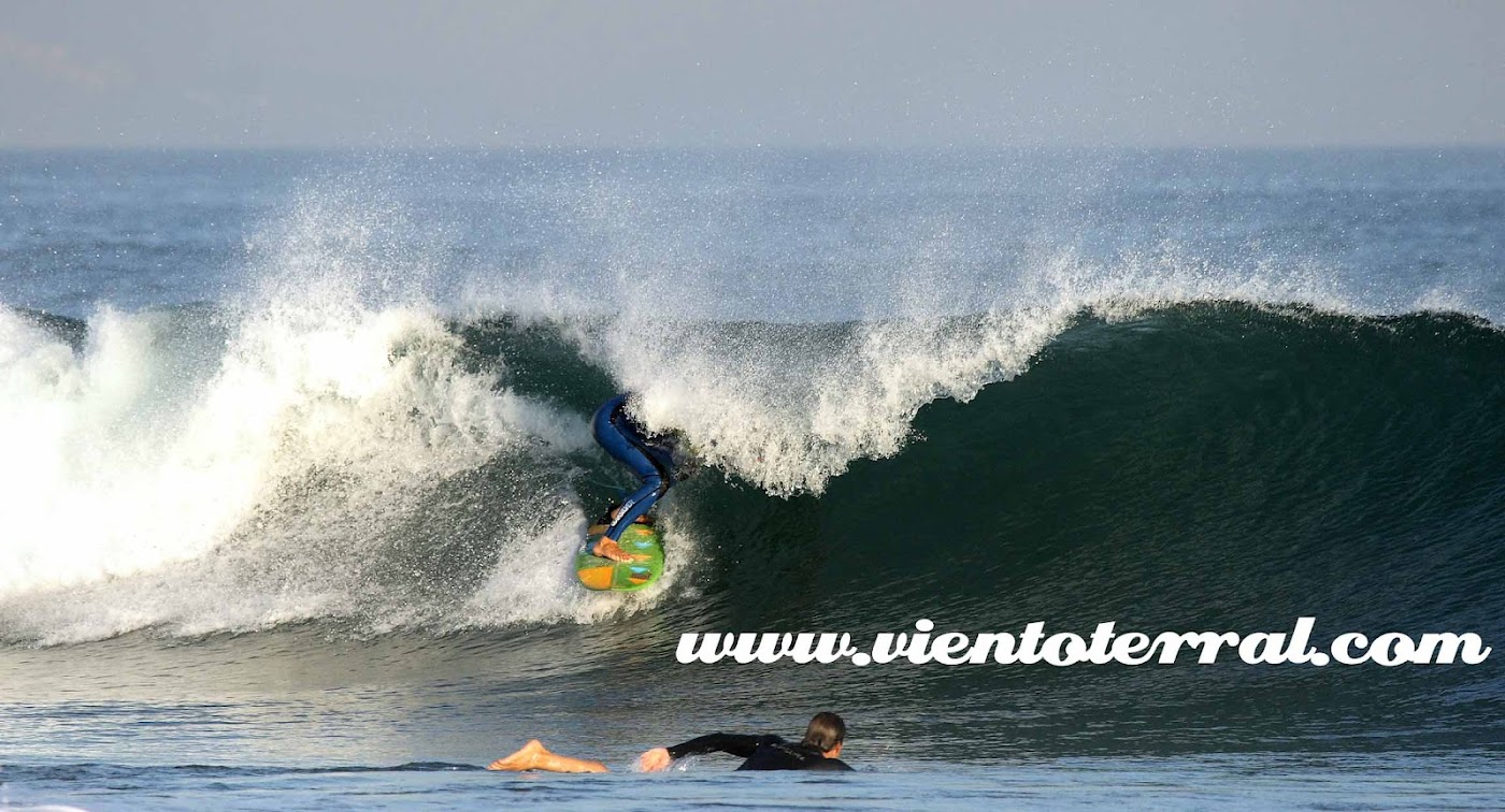 Unas fotos de la sesión del miércoles en Sopelana, por Viento Terral