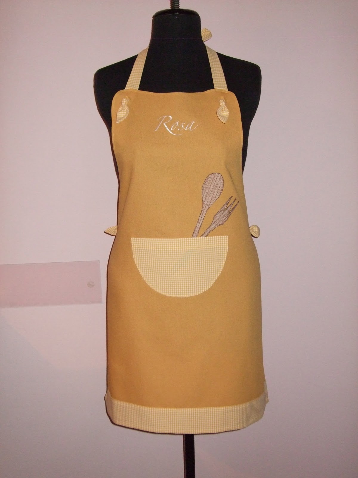 Chicca... di stoffa: Grembiuli da donna... realizzati