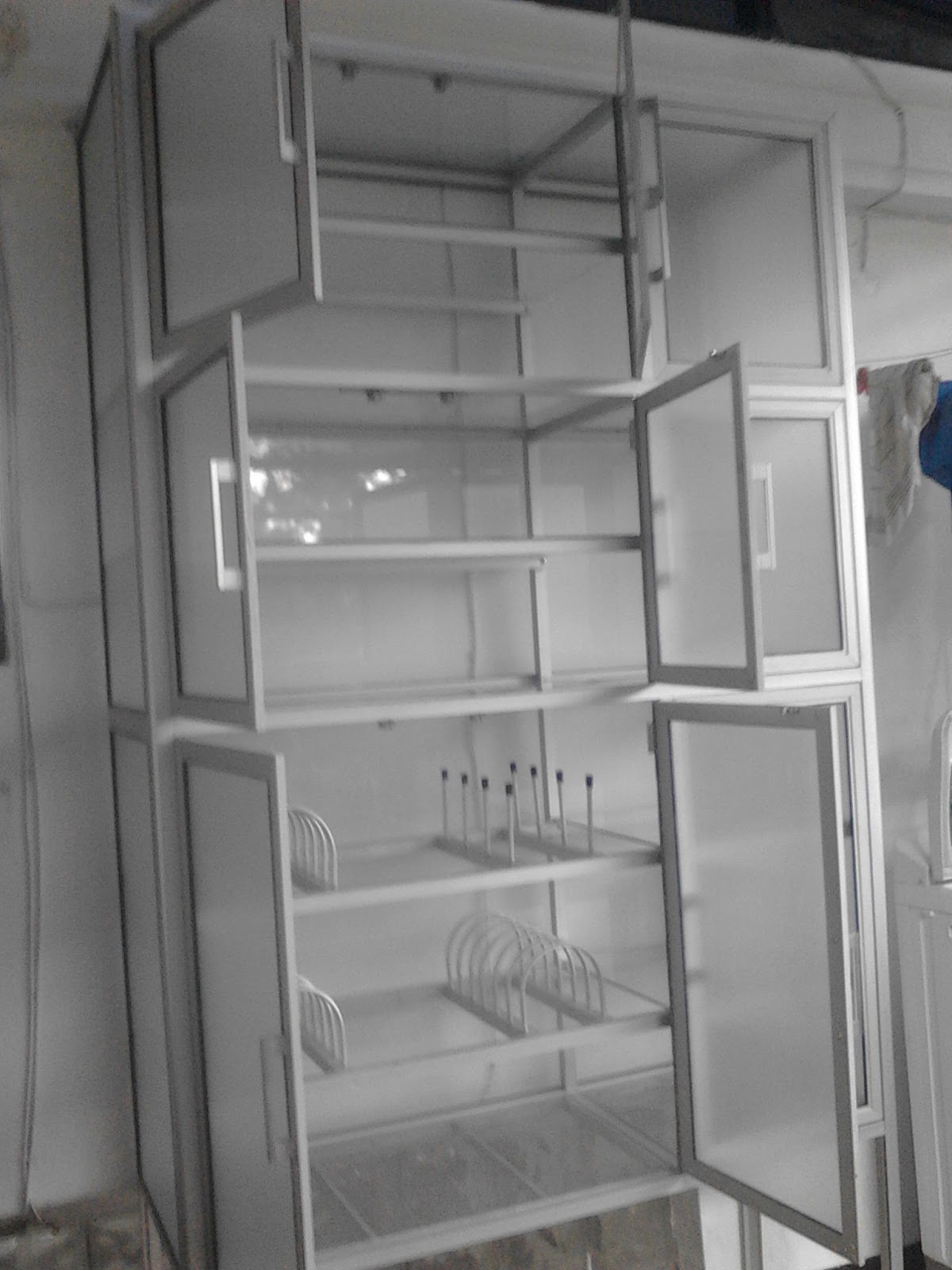 KUSEN ALUMINIUM BANDUNG: LEMARI PIRING ALUMINIUM