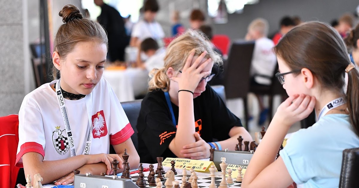 Trwają Mistrzostwa Europy Juniorów w szachach. Po czterech rundach ...